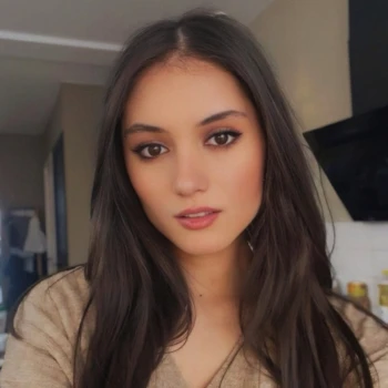 PhoebeWitte Stream - Watch Live on Kick